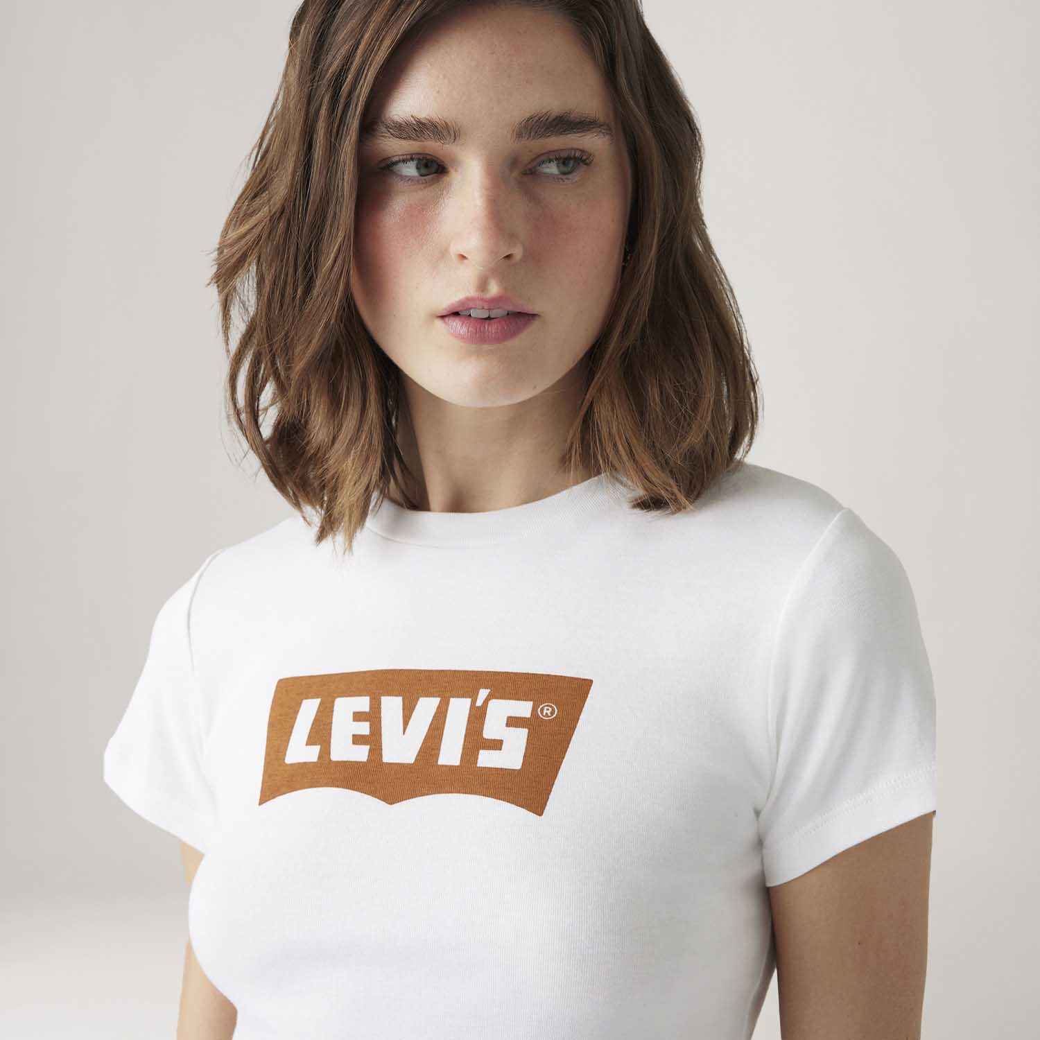 Camiseta Levi's® Essential Sporty Branca Manga Curta - Levi's® Brasil