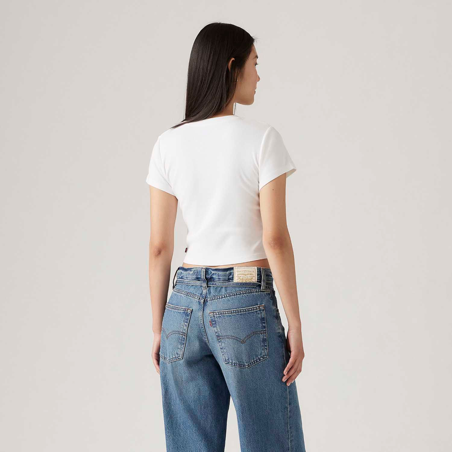 Camiseta Levi's® Essential Sporty Branca Manga Curta - Levi's® Brasil