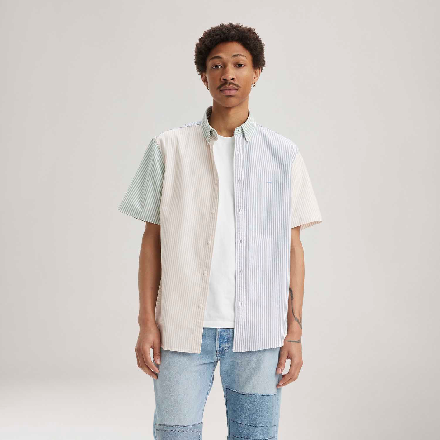 Camisa Levi's® Authentic Button Down Listrada Bicolor Manga Curta ...