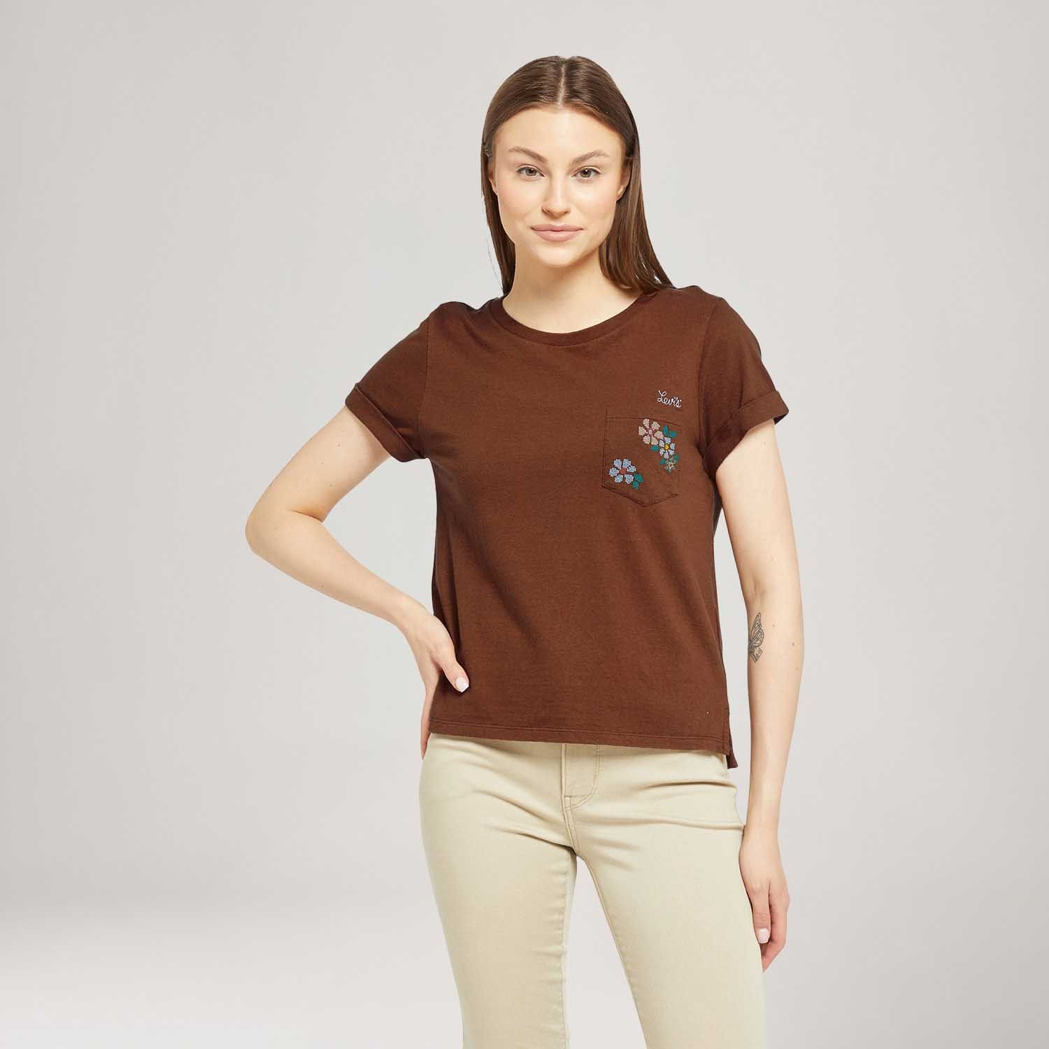 Camiseta Levi's® Margot Pocket Marrom Manga Curta - Levi's® Brasil